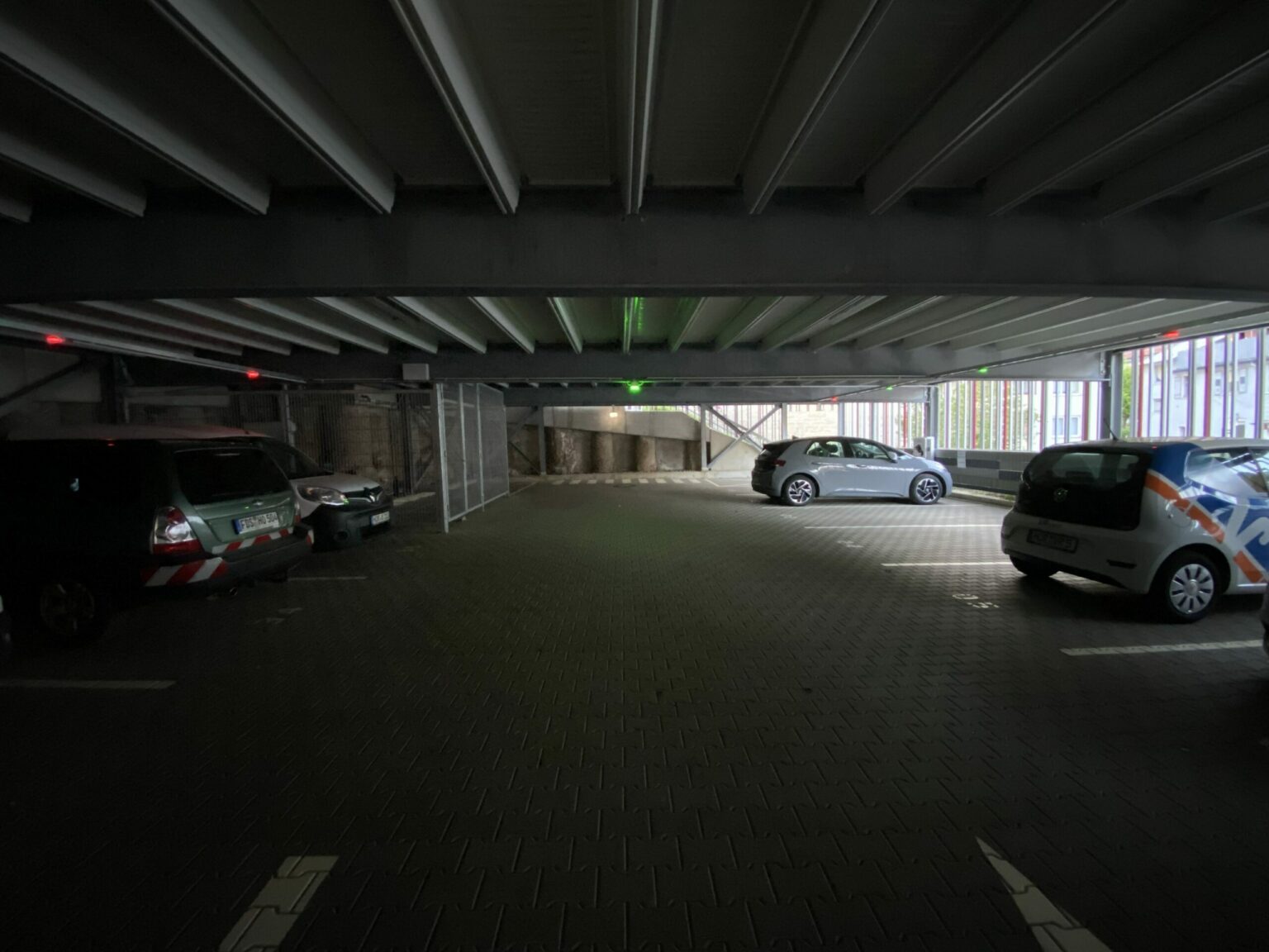 Parkplatz Sensor | Präzise Einzelplatzerfassung | Brandmaier